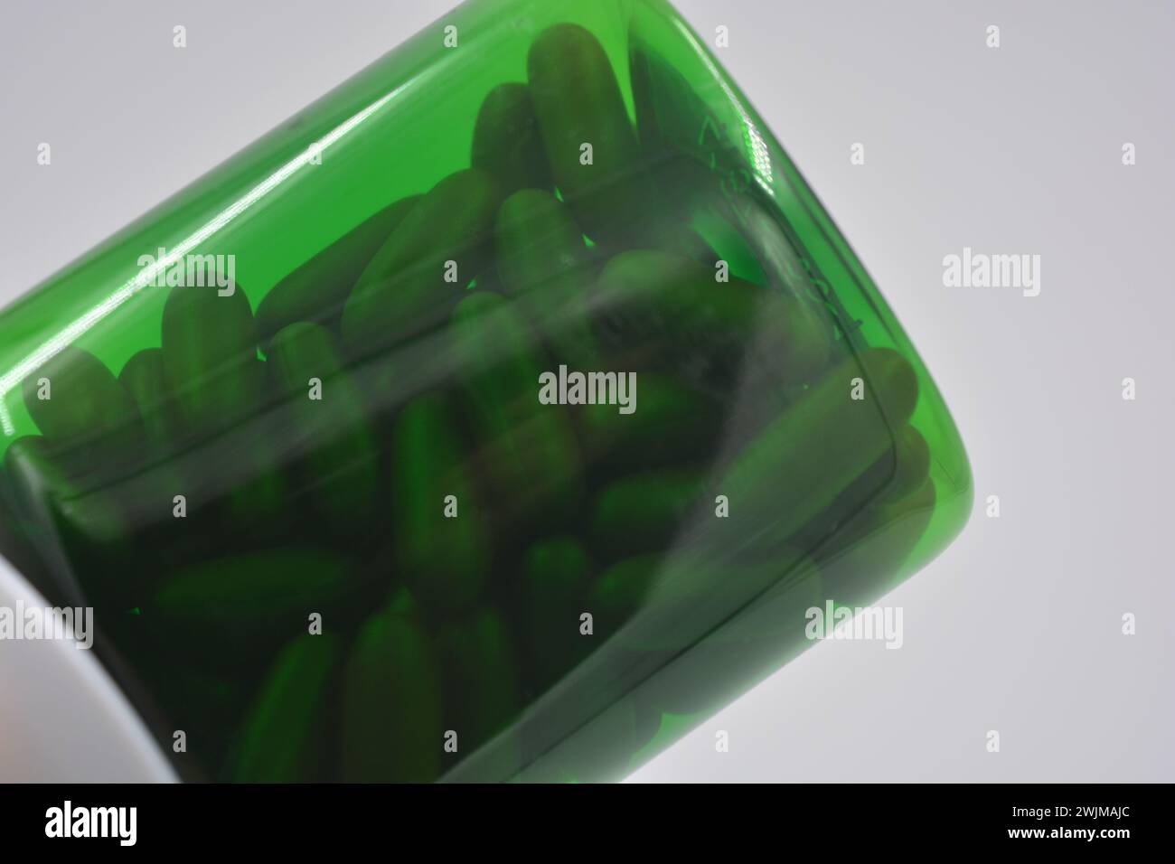 Liquid filled capsules hi-res stock photography and images - Alamy