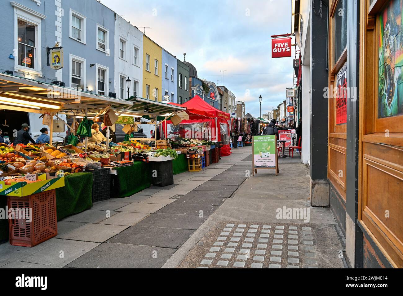 London tourist hotspots hi-res stock photography and images - Alamy