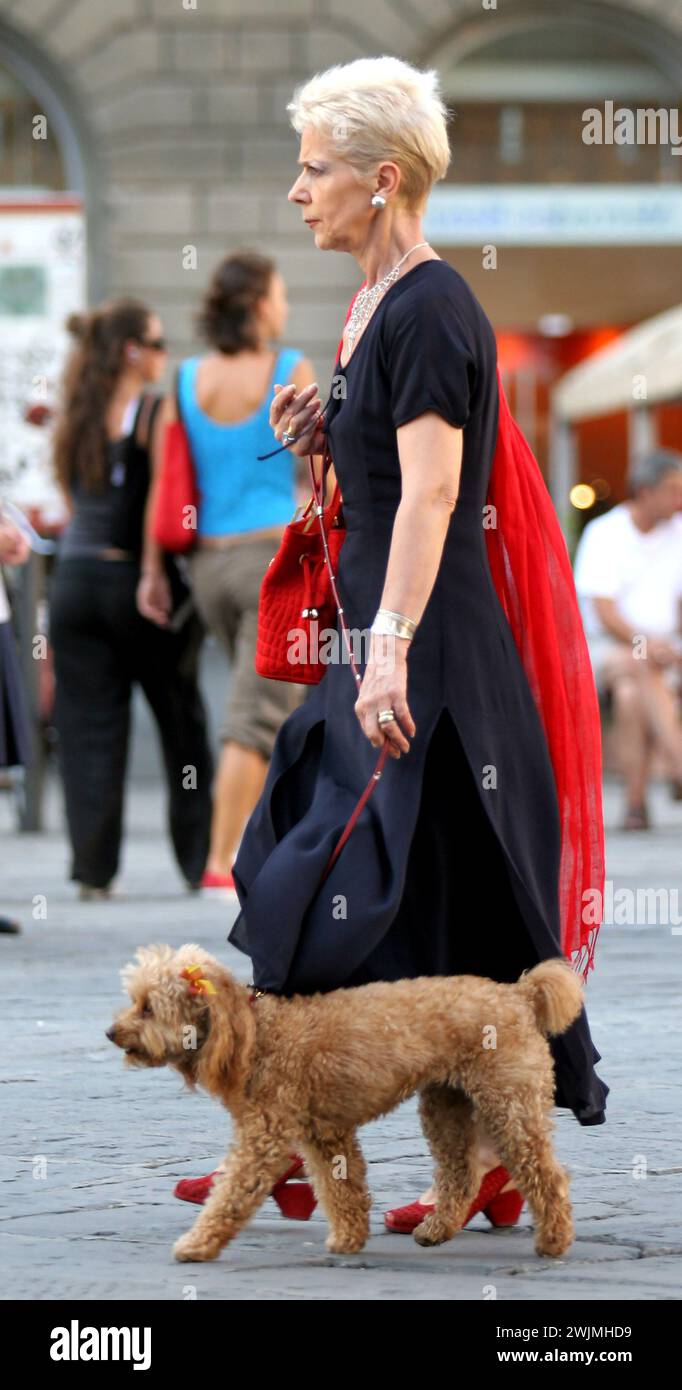 Italian people photographed in the streets of Florence, Italy ...