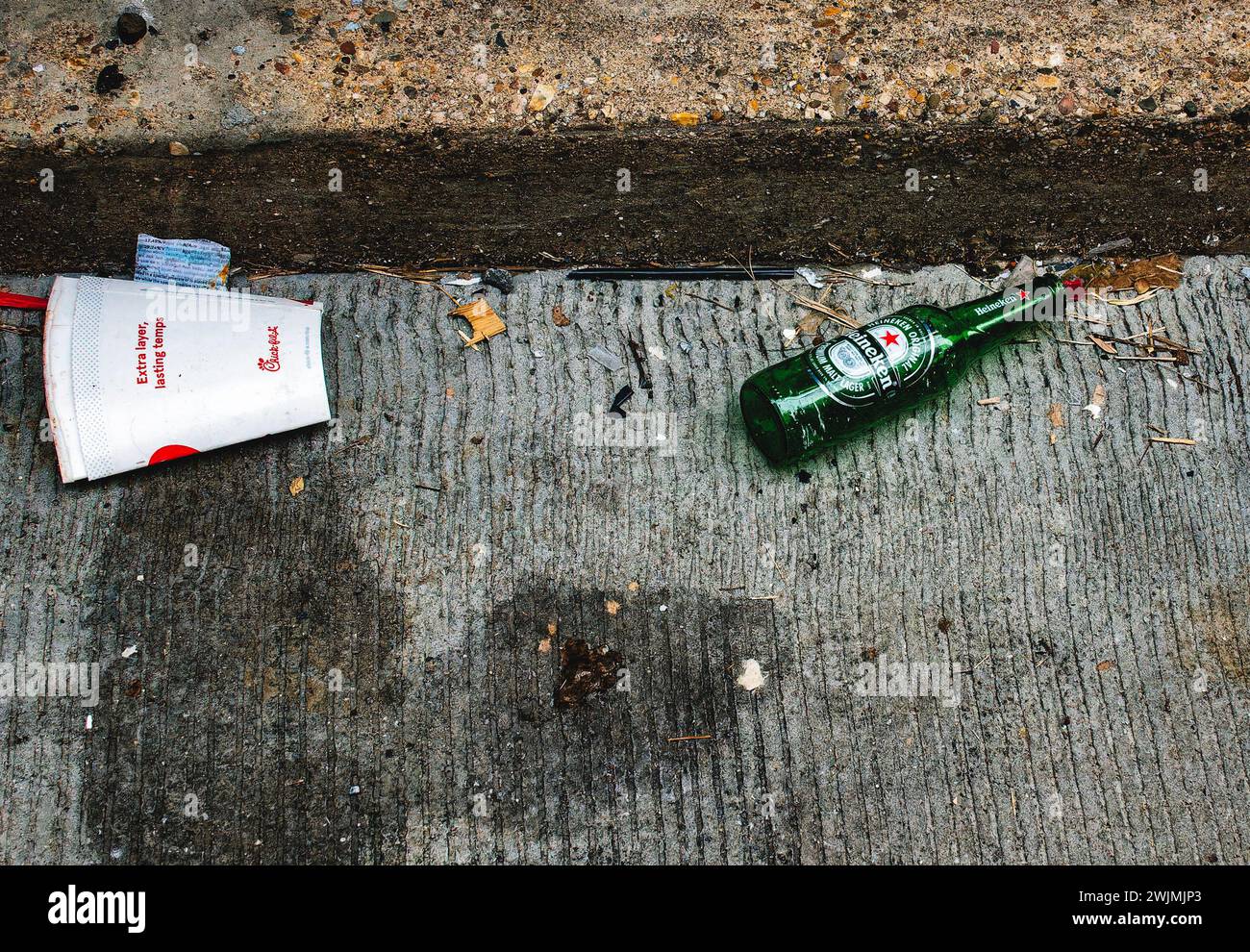 Spilt beer bottle hi-res stock photography and images - Alamy