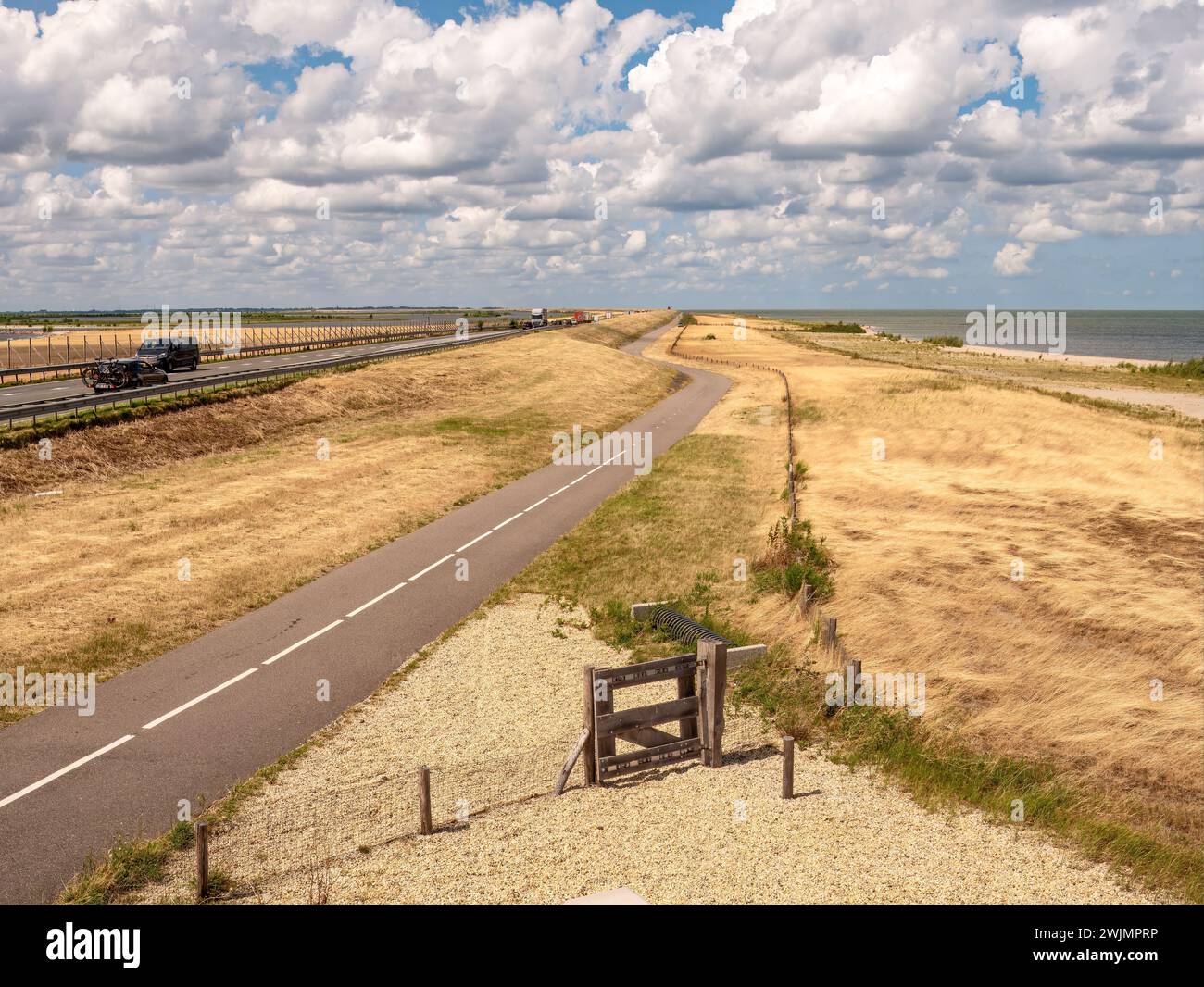 Houtribdijk markerwaarddijk dike enkhuizen lelystad hi-res stock ...