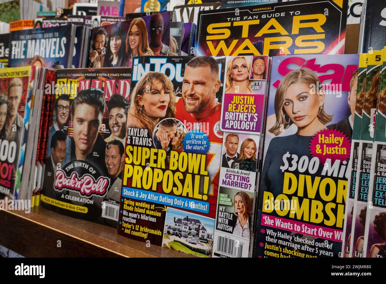 Gossip magazine covers hi-res stock photography and images - Alamy