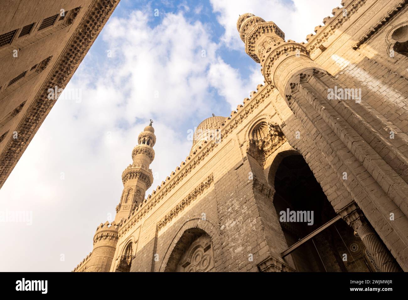 Al Rifai Mosque Dome and minaret wide Stock Photo - Alamy