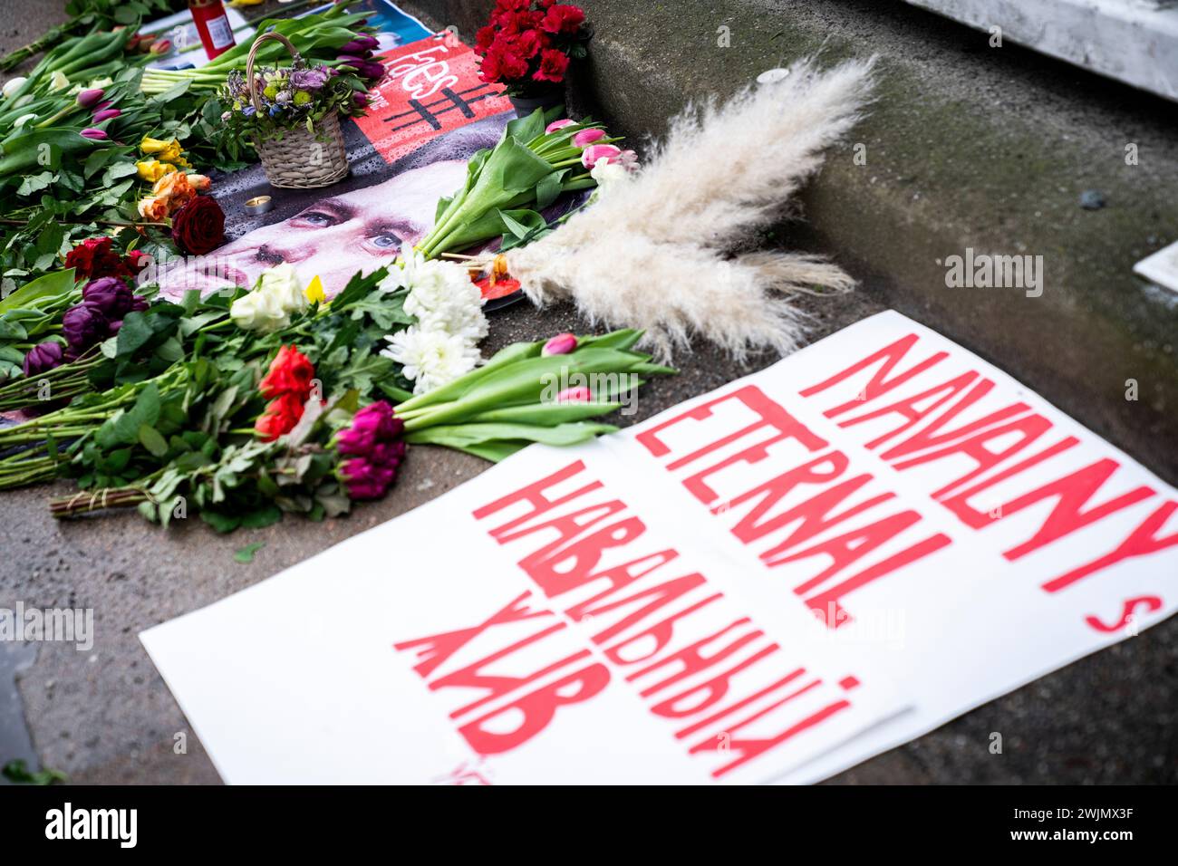 Copenhagen February 16, 2024. Flowers is placed and people gathers in ...