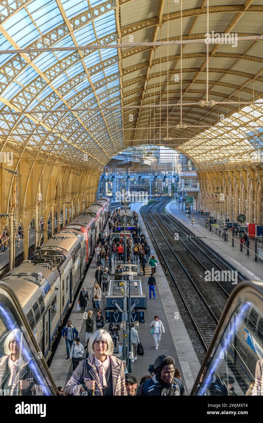 Passengers leaving a train at Nice-Ville - the main railway station on ...