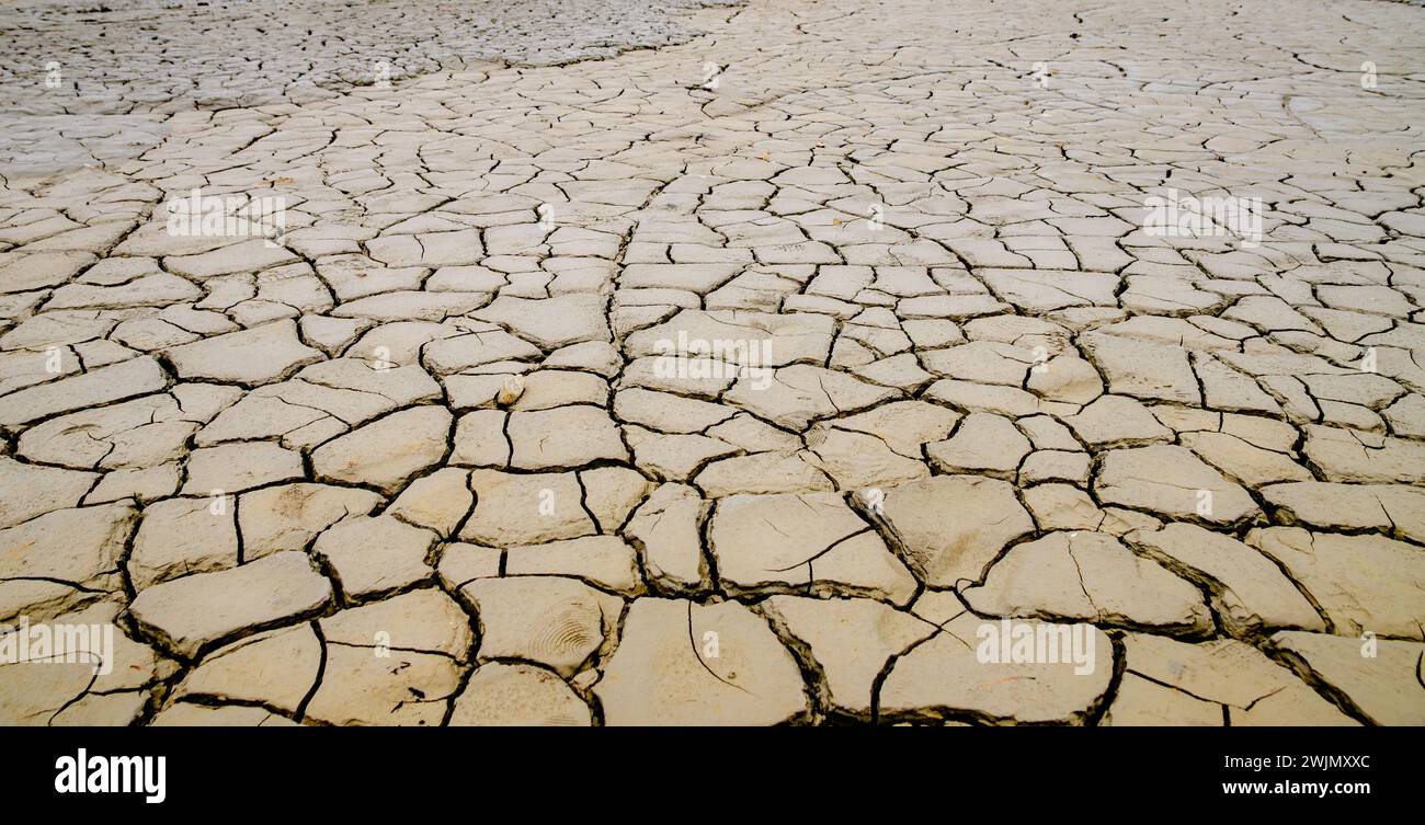 Arid desert landscape hi-res stock photography and images - Alamy