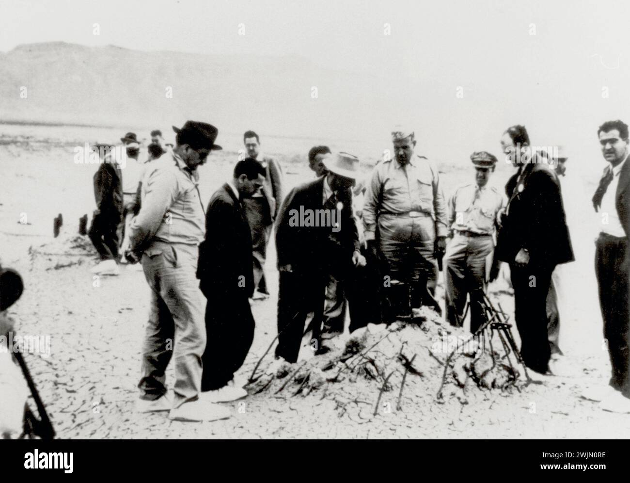 J. Robert Oppenheimer (in light colored hat), General Leslie Groves ...