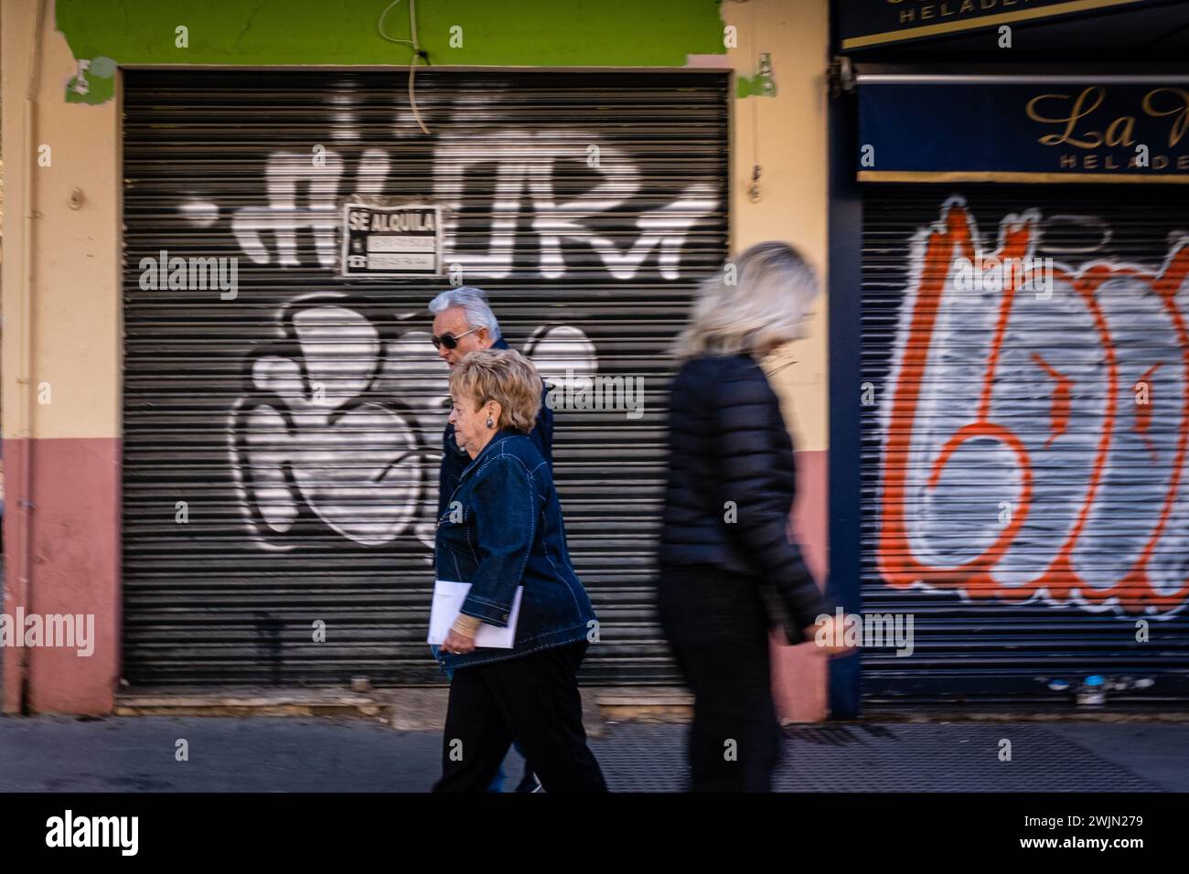 Granada street life hi-res stock photography and images - Alamy