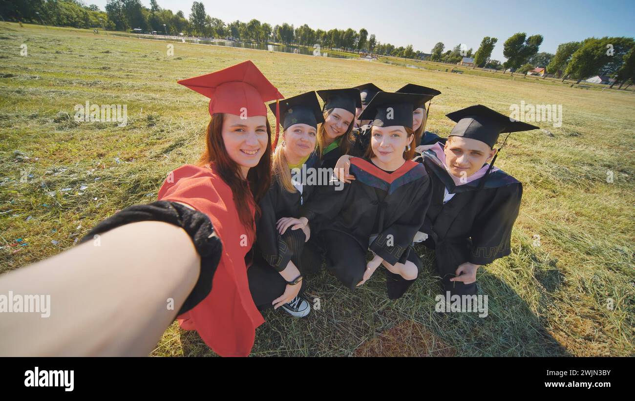 Korean graduation ceremony hi-res stock photography and images - Alamy