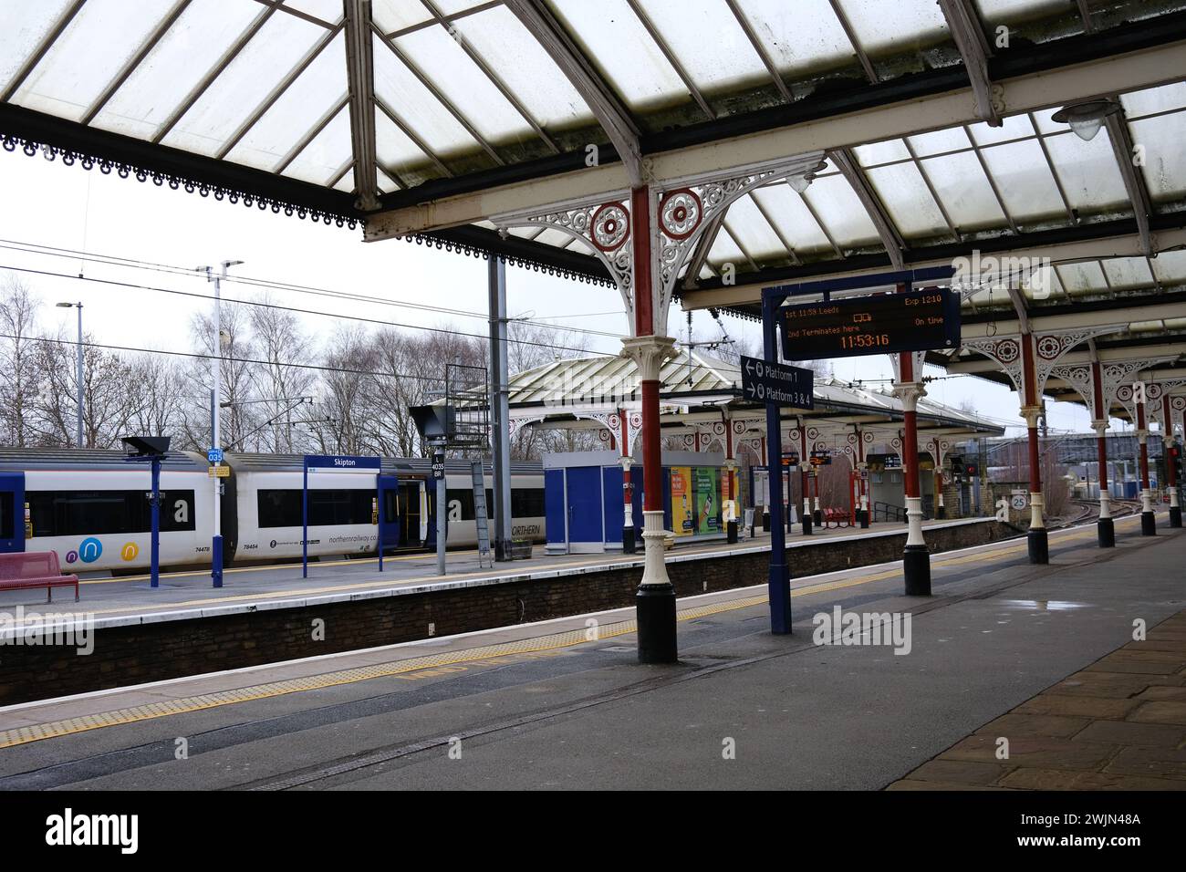 Skipton Railway station, in Winter, North Yorkshire Stock Photo - Alamy