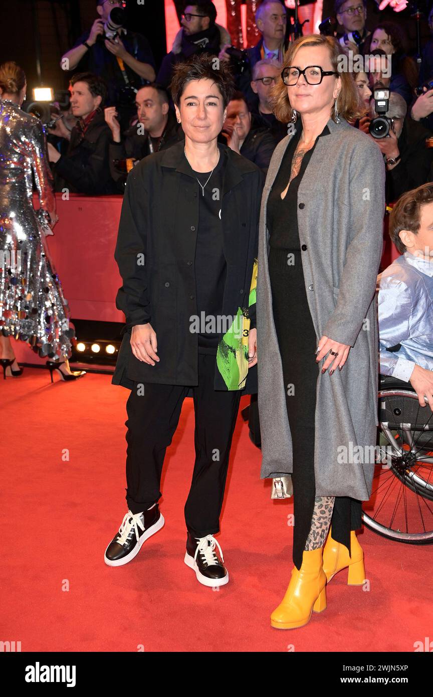 Dunja Hayali mit Freundin Pamela Schobeß bei der Festivaleröffnung und ...