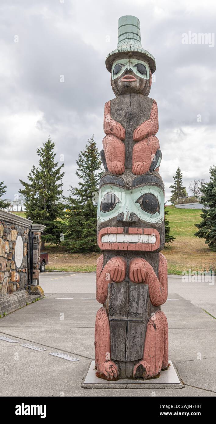 Small Totem Pole in the car park of the Alaska Railroad Depot in ...