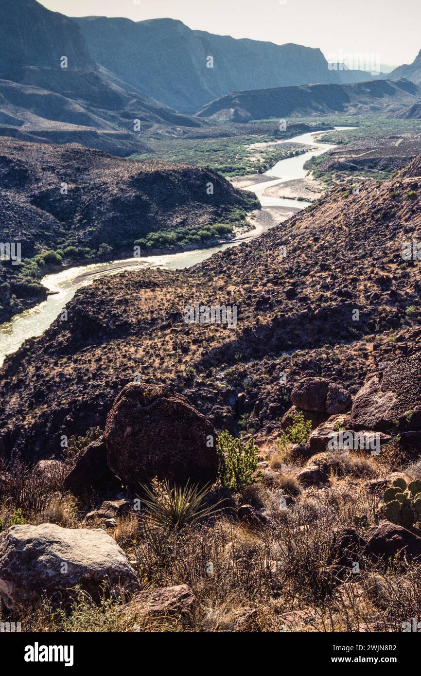 View from Texas FM Road 170 of the Rio Grande River as it flows through ...