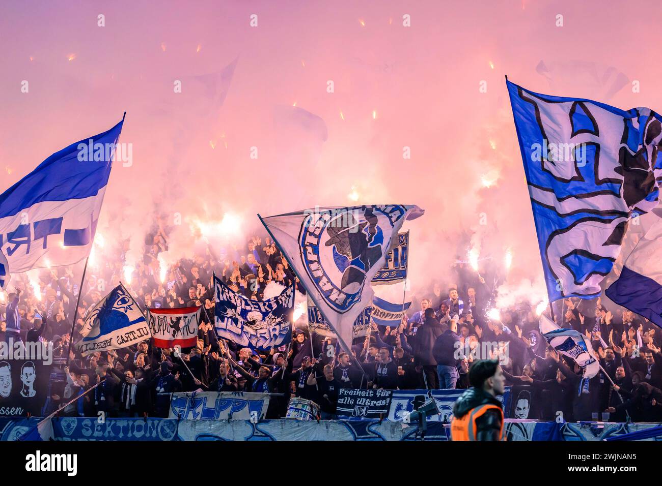 Pyro, Feuerwerk, Bengalos, Hertha BSC - 1. FC Magdeburg, 2. Bundesliga ...