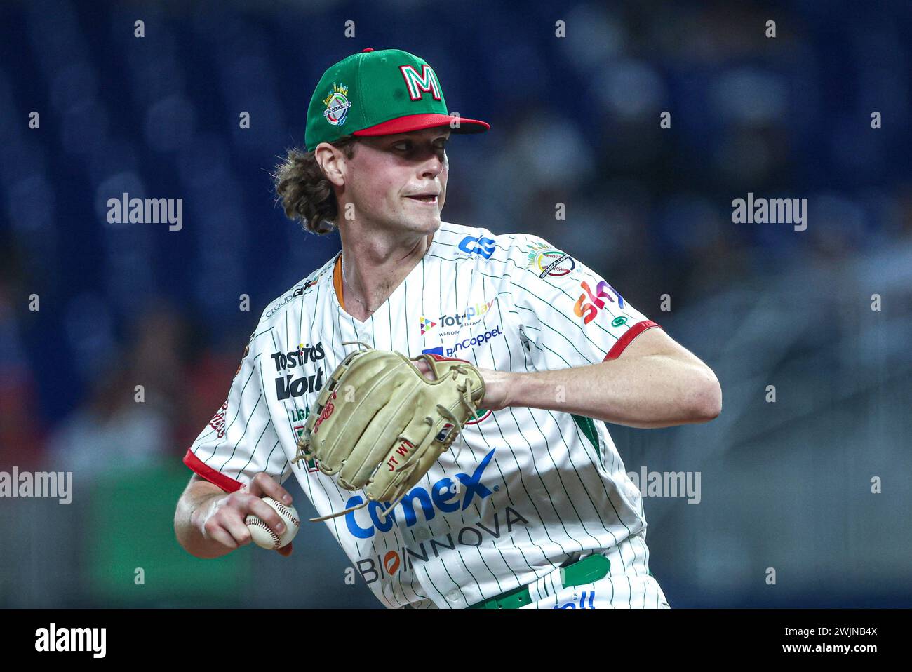MIAMI, FLORIDA - FEBRUARY 2: Curtis Taylor, pitcher Naranjeros de ...