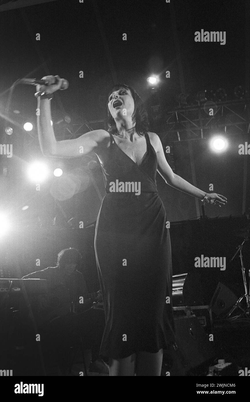 Pearl samantha davis Black and White Stock Photos & Images - Alamy