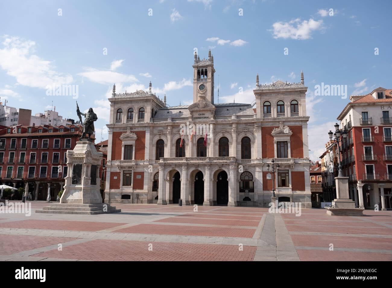 Monument to Count Ansúrez (bronze statue), founder of Valladolid in ...