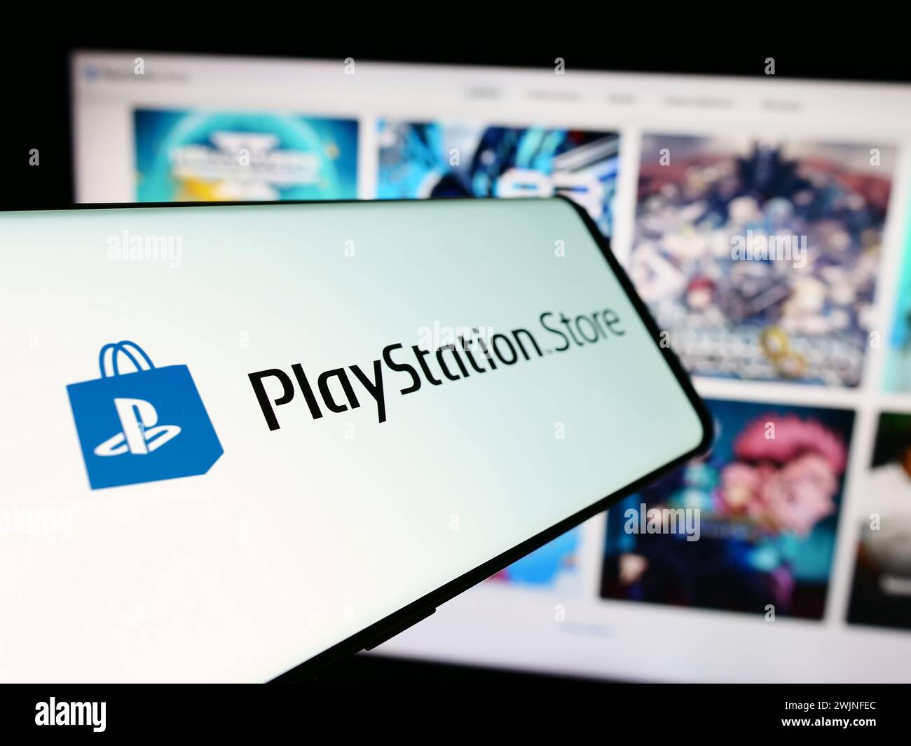 Game store front hi-res stock photography and images - Alamy