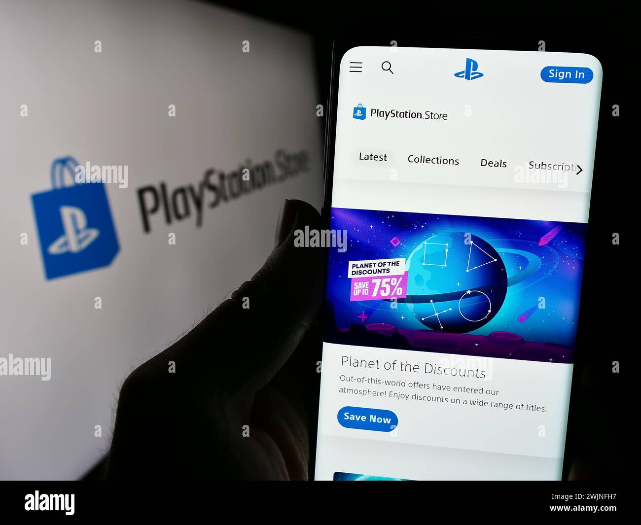 Game store front hi-res stock photography and images - Alamy