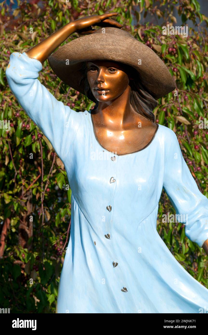 Garden Walk bronze statue, Joseph, Hells Canyon National Scenic Byway ...