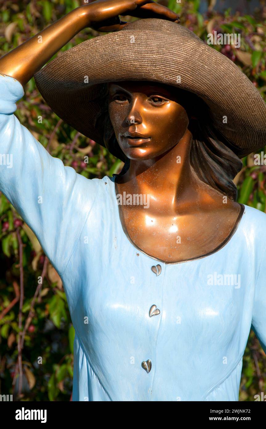 Garden Walk bronze statue, Joseph, Hells Canyon National Scenic Byway ...