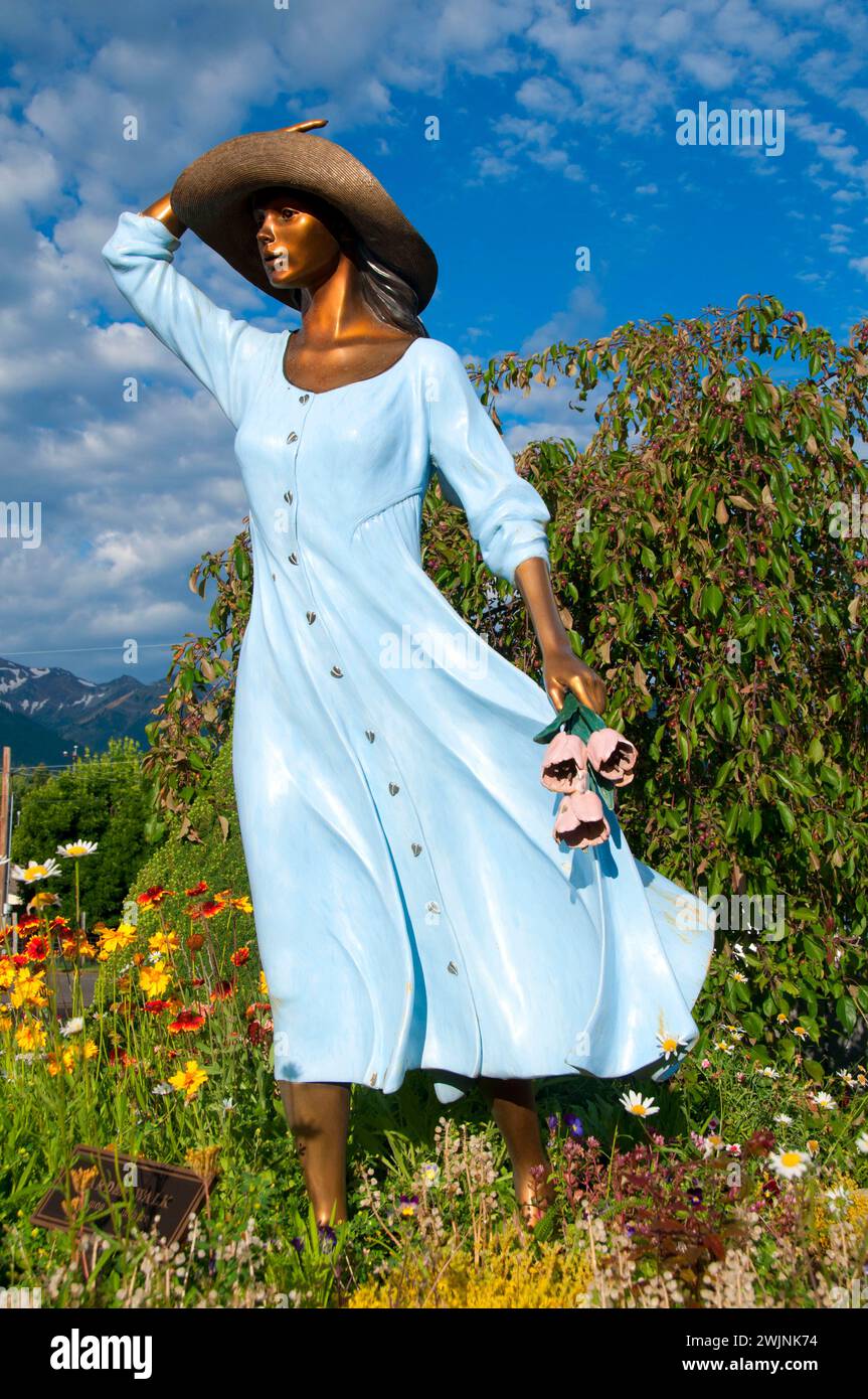 Garden Walk bronze statue, Joseph, Hells Canyon National Scenic Byway ...