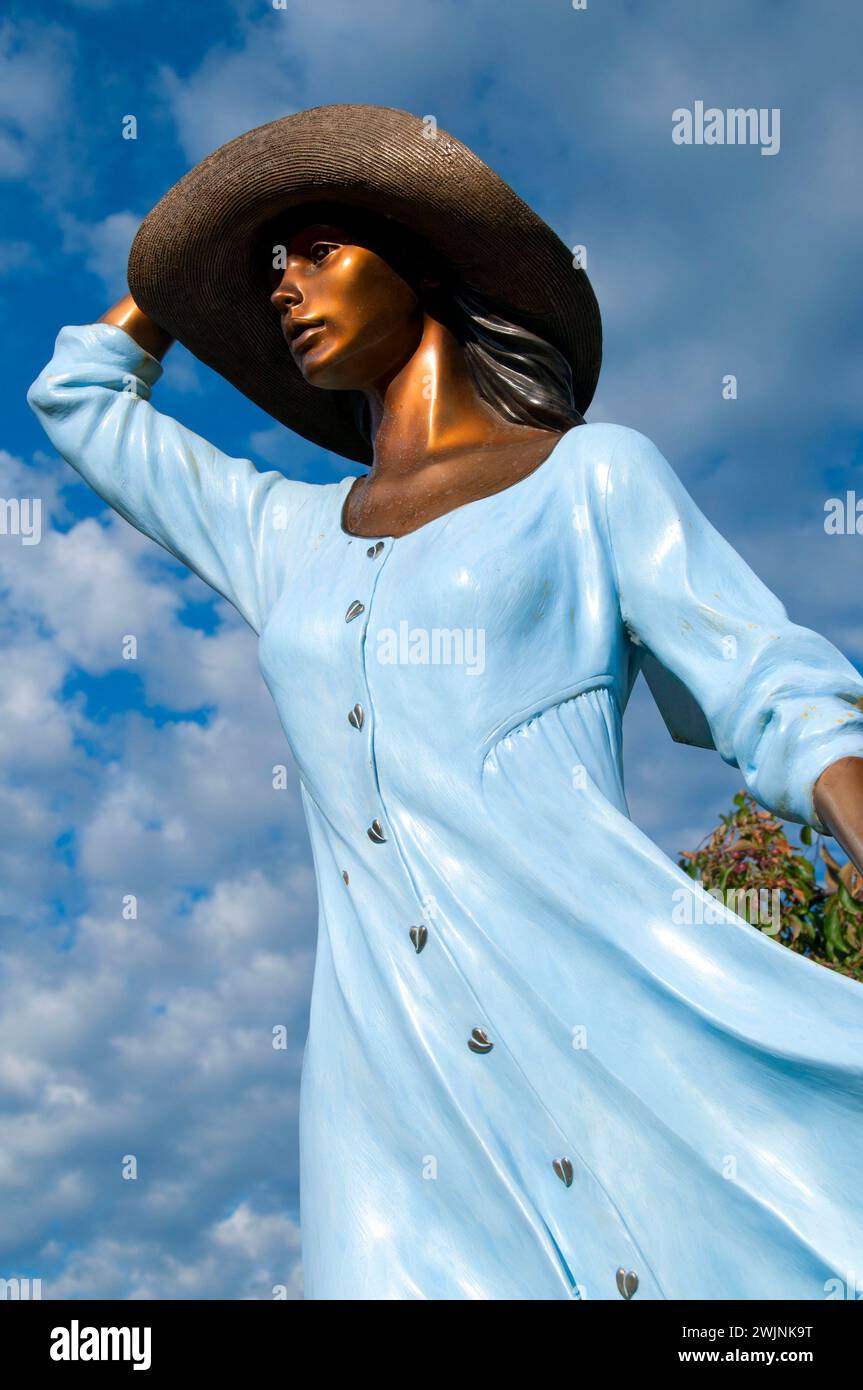 Garden Walk bronze statue, Joseph, Hells Canyon National Scenic Byway ...