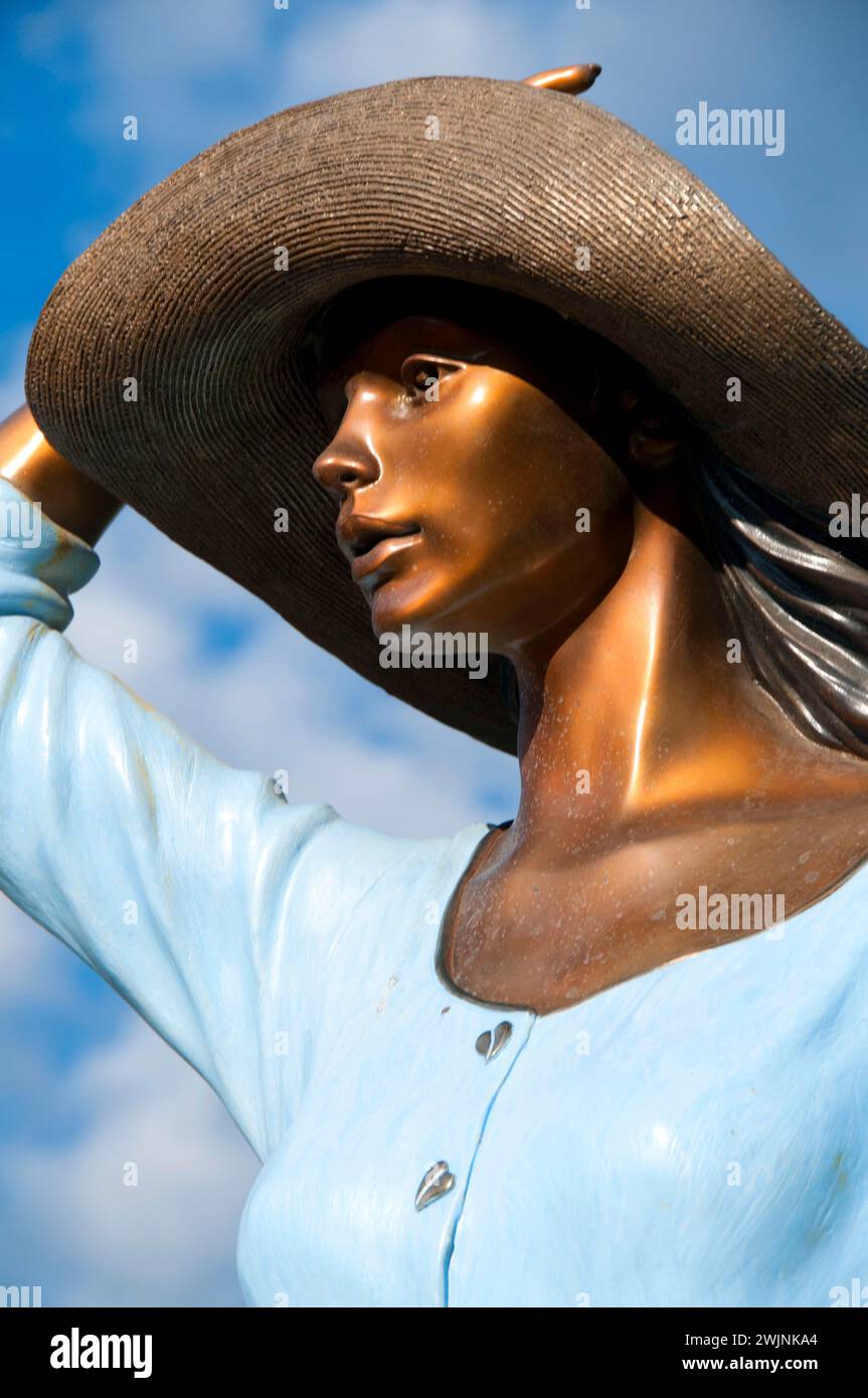 Garden Walk bronze statue, Joseph, Hells Canyon National Scenic Byway ...