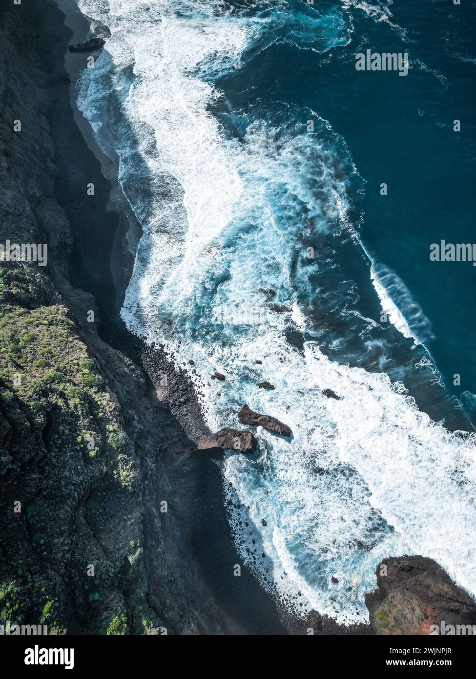Aerial tracking view ocean waves hi-res stock photography and images ...