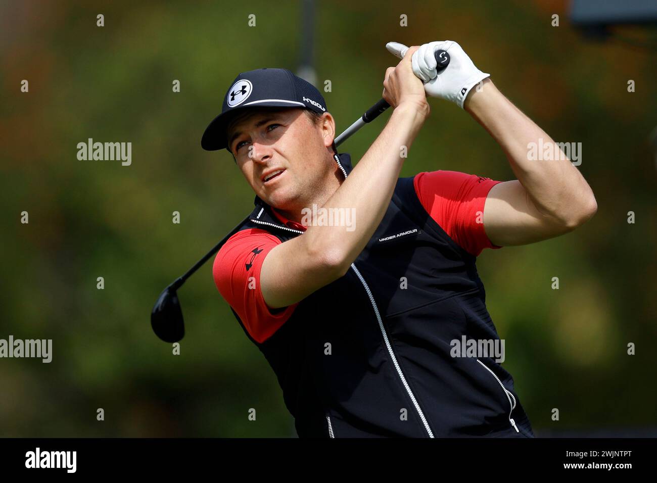 Jordan Spieth tees off on the fourth hole during the second round of ...