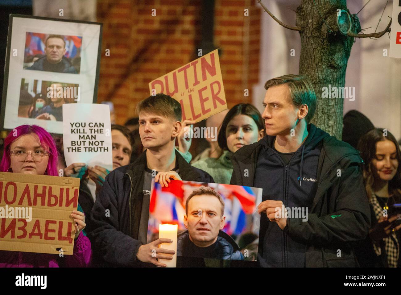 London, England, UK. 16th Feb, 2024. Hundreds of activists hold a vigil ...