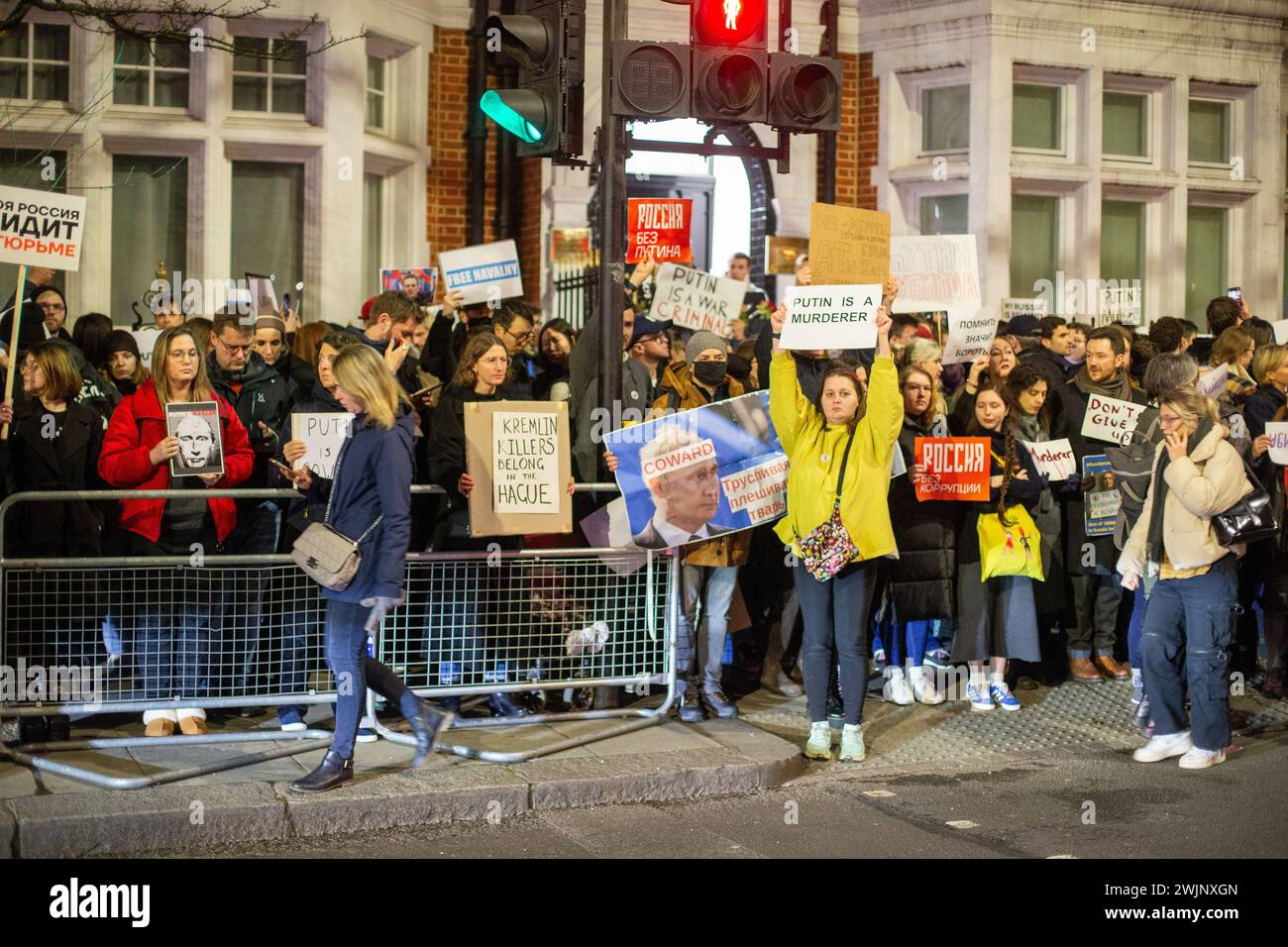 London, England, UK. 16th Feb, 2024. Hundreds of activists hold a vigil ...