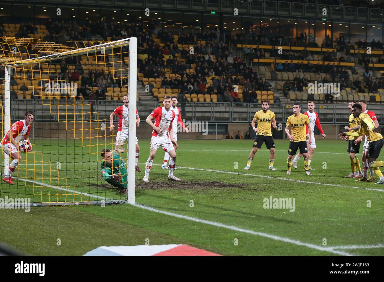 KERKRADE, Netherlands. 16th Feb, 2024. football, Dutch Keuken Kampioen Divisie, Roda JC - FC ...