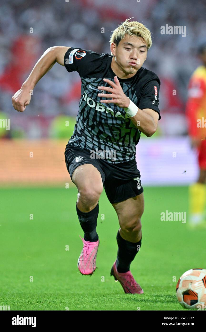 Lens, France. 15th Feb, 2024. Ritsu Doan (42) of Freiburg pictured ...