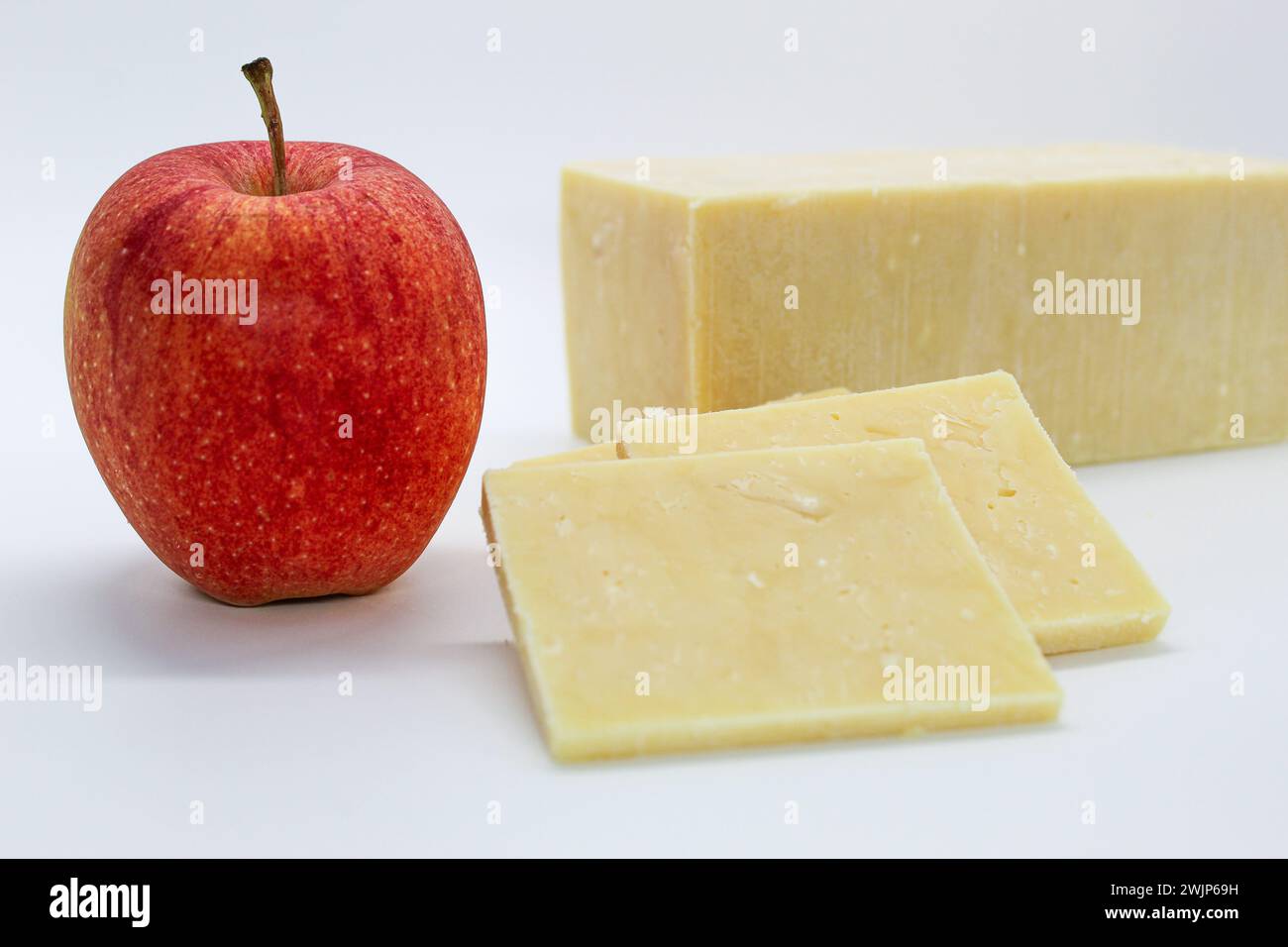 Sliced cheddar cheese and gala apple Stock Photo - Alamy