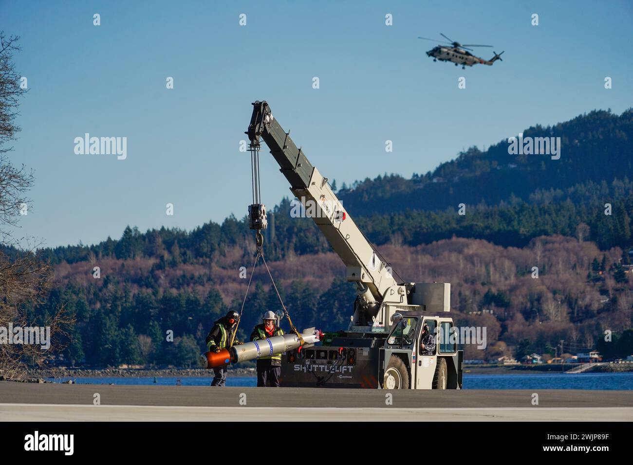 Canadian Forces Maritime Experimental and Test Ranges personnel ...