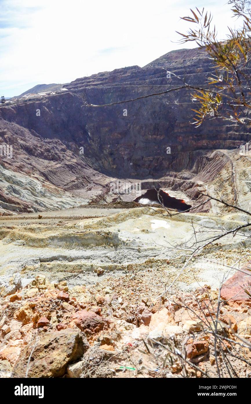 Lavender Pit open pit copper mine in Bisbee, Arizona Stock Photo - Alamy