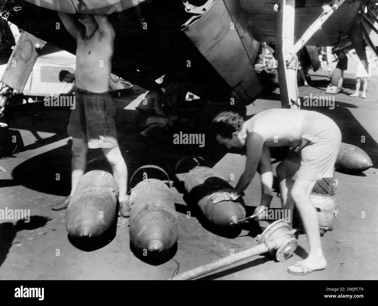 500 lb bomb hi-res stock photography and images - Alamy