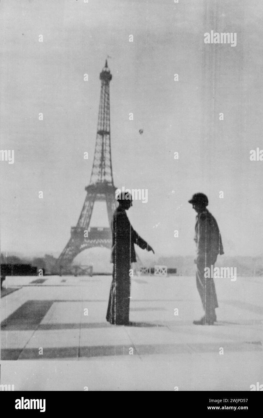 1944 france world war ii paris hi-res stock photography and images - Alamy