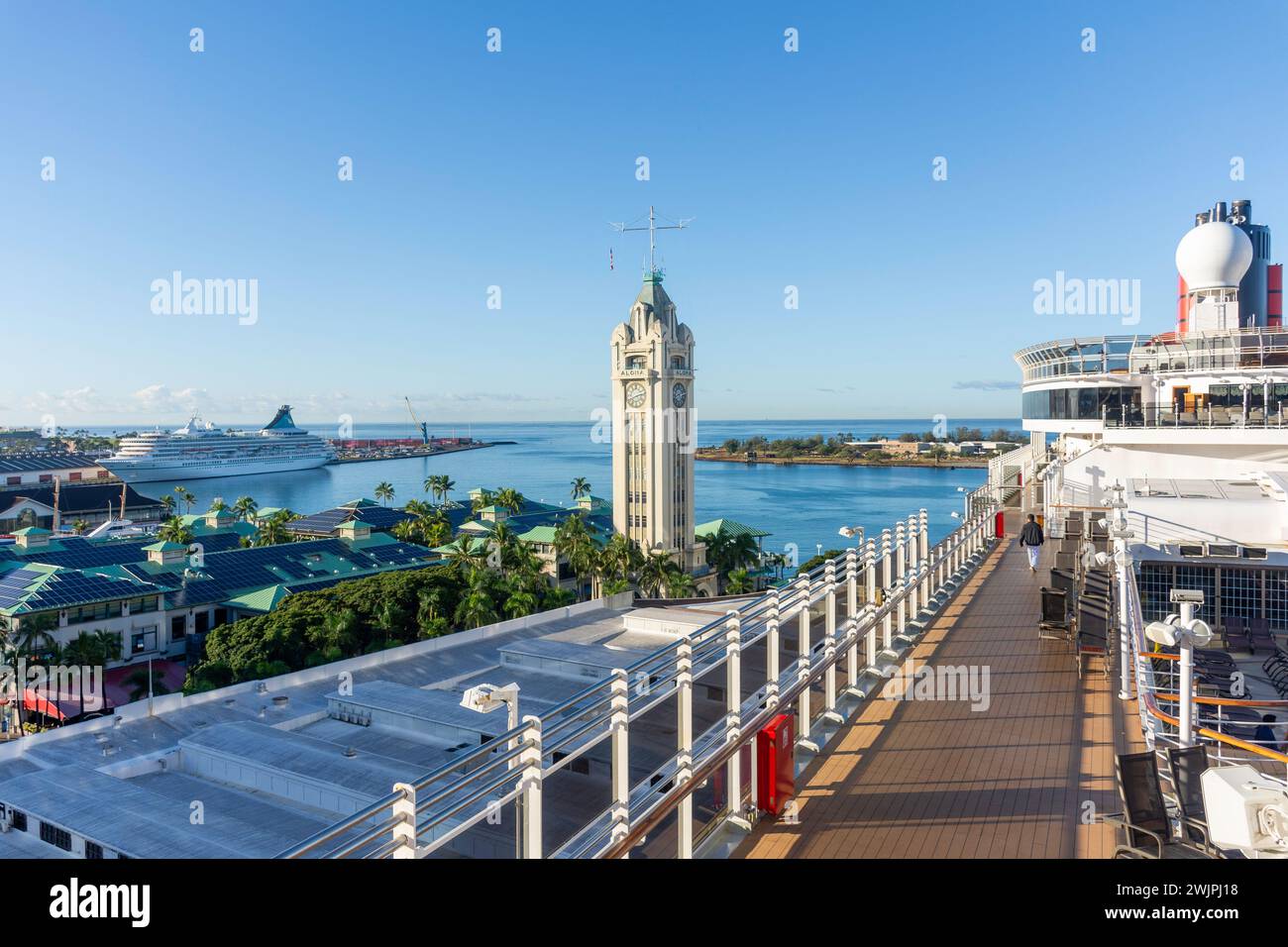 The aloha tower and waterfront from cunard queen victoria cruise hi-res ...