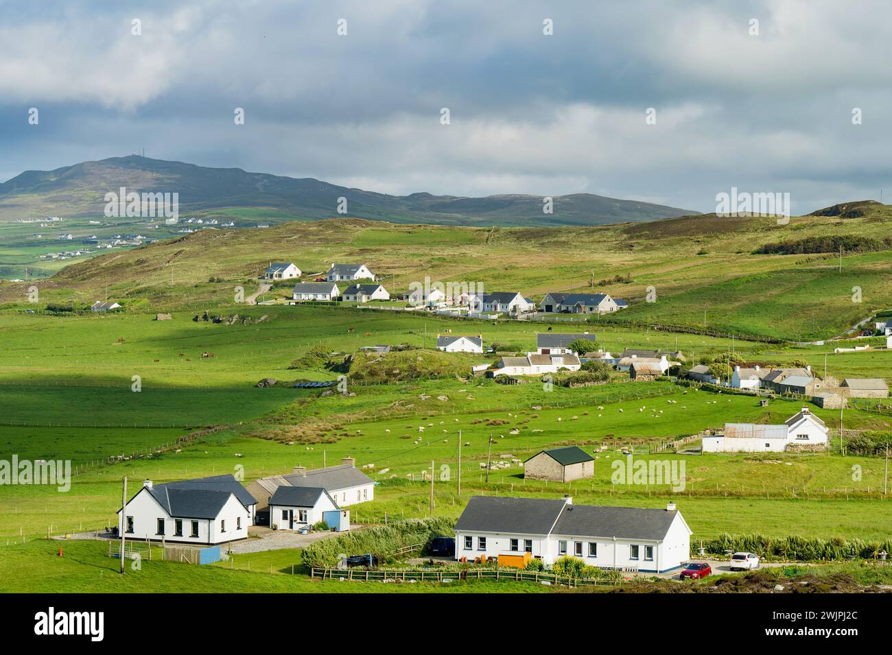 Typical Irish houses at Malin Head, Ireland's northernmost point ...