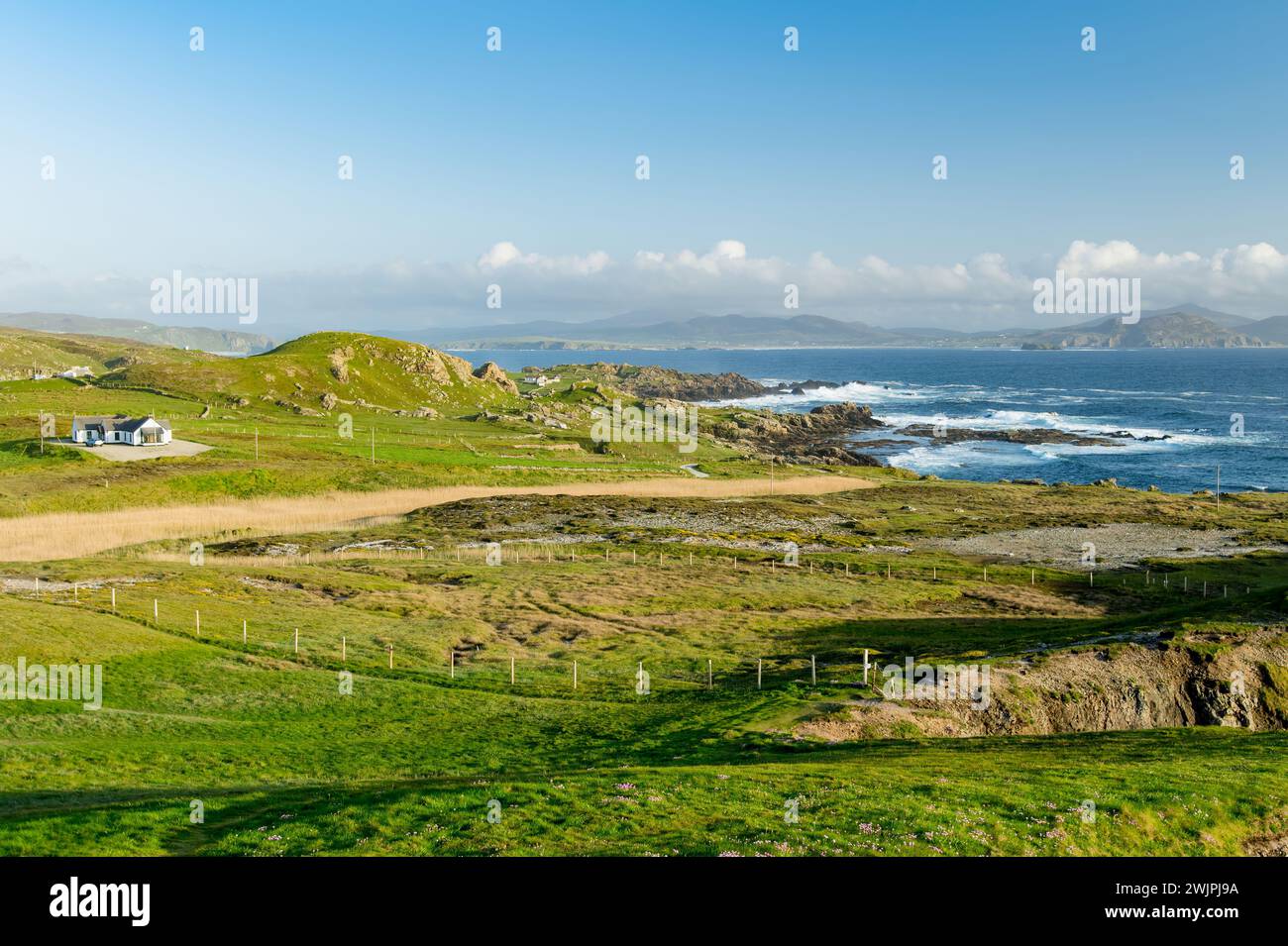Ineuran Bay coast and cliffs, Malin Head, Ireland's northernmost point ...