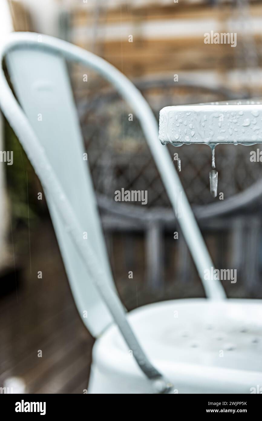 House design for heavy rain hi-res stock photography and images - Alamy