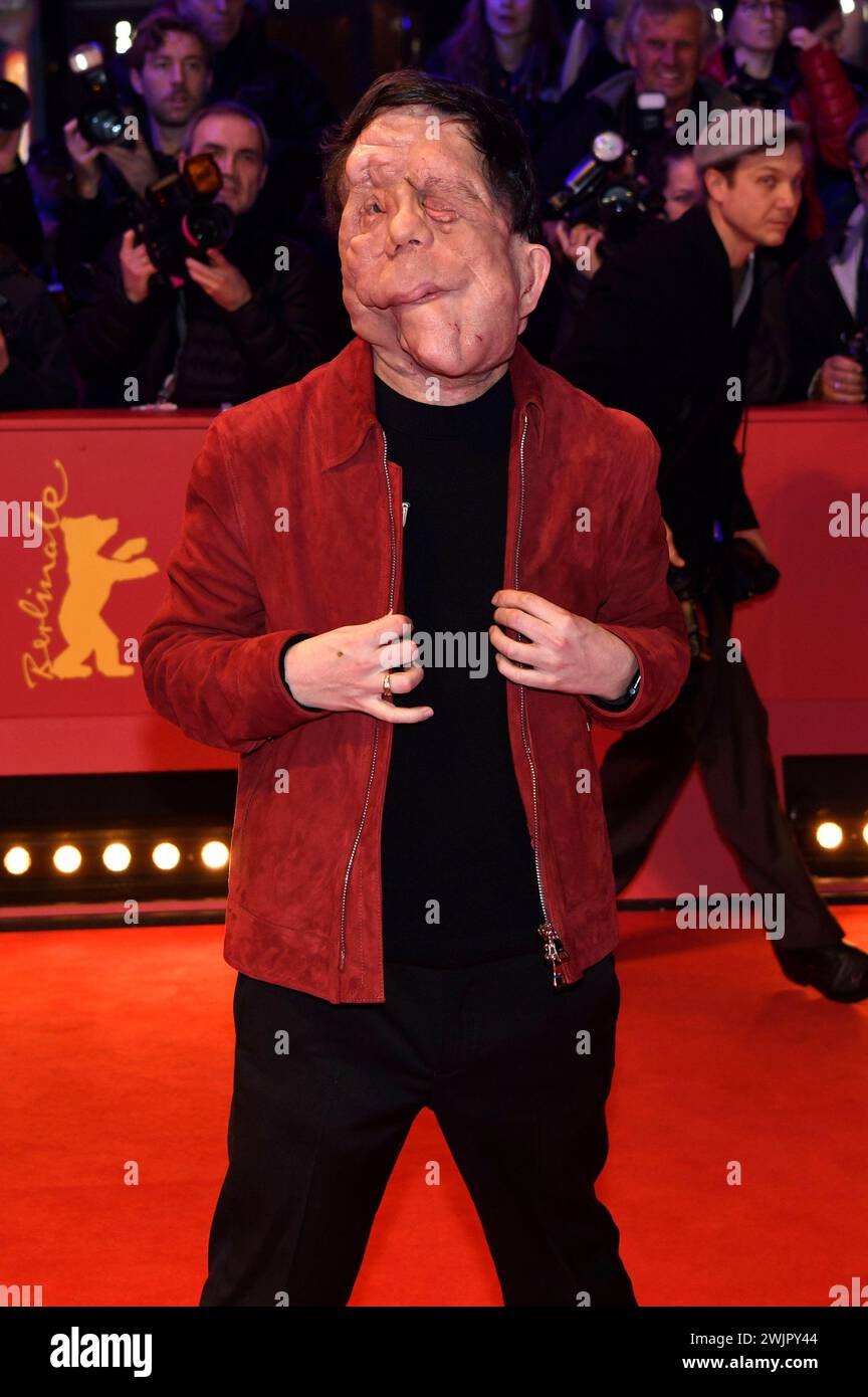 Adam Pearson bei der Premiere des Kinofilms A Different Man auf der ...