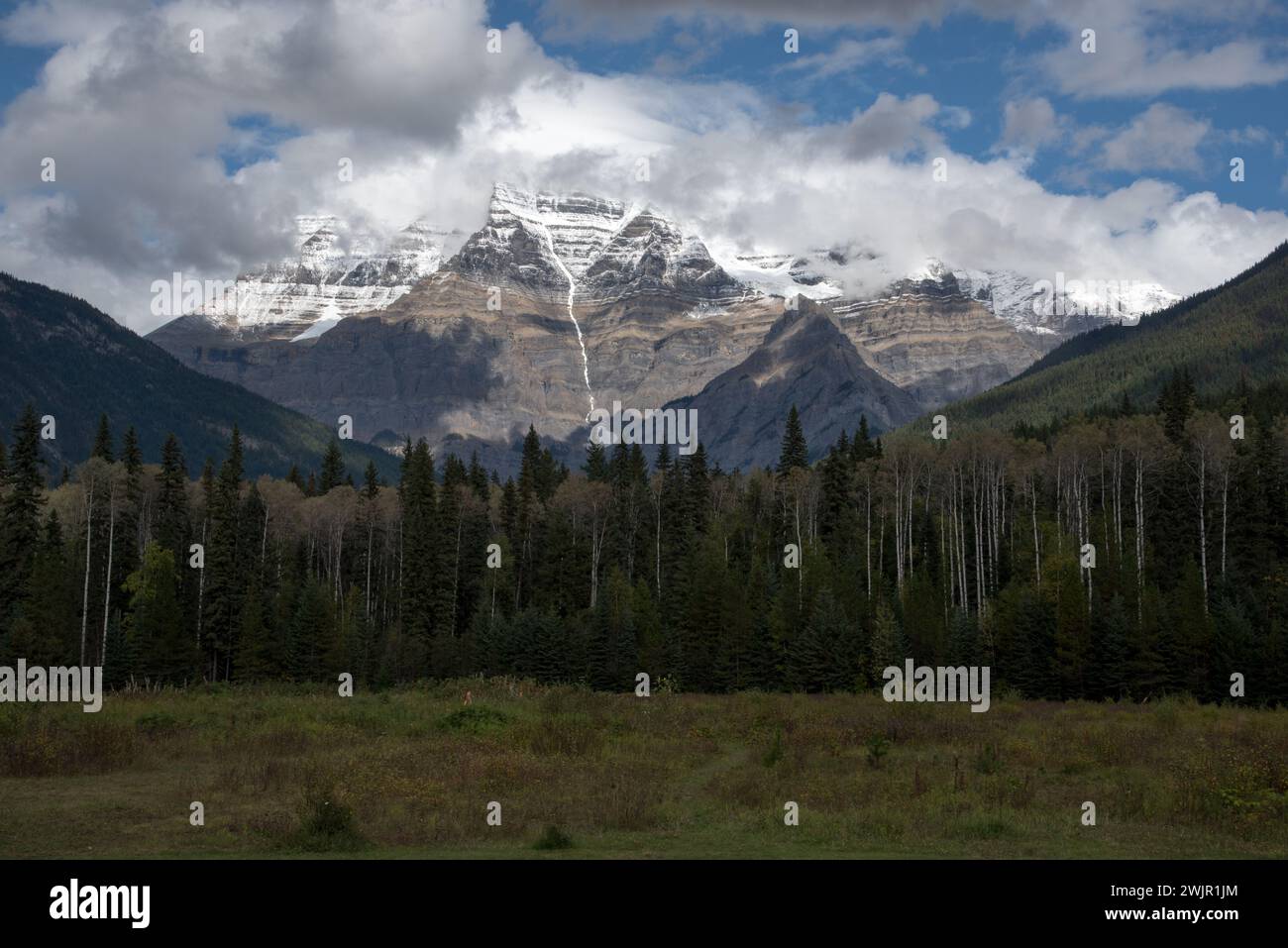 Summit lake provincial park hi-res stock photography and images - Alamy