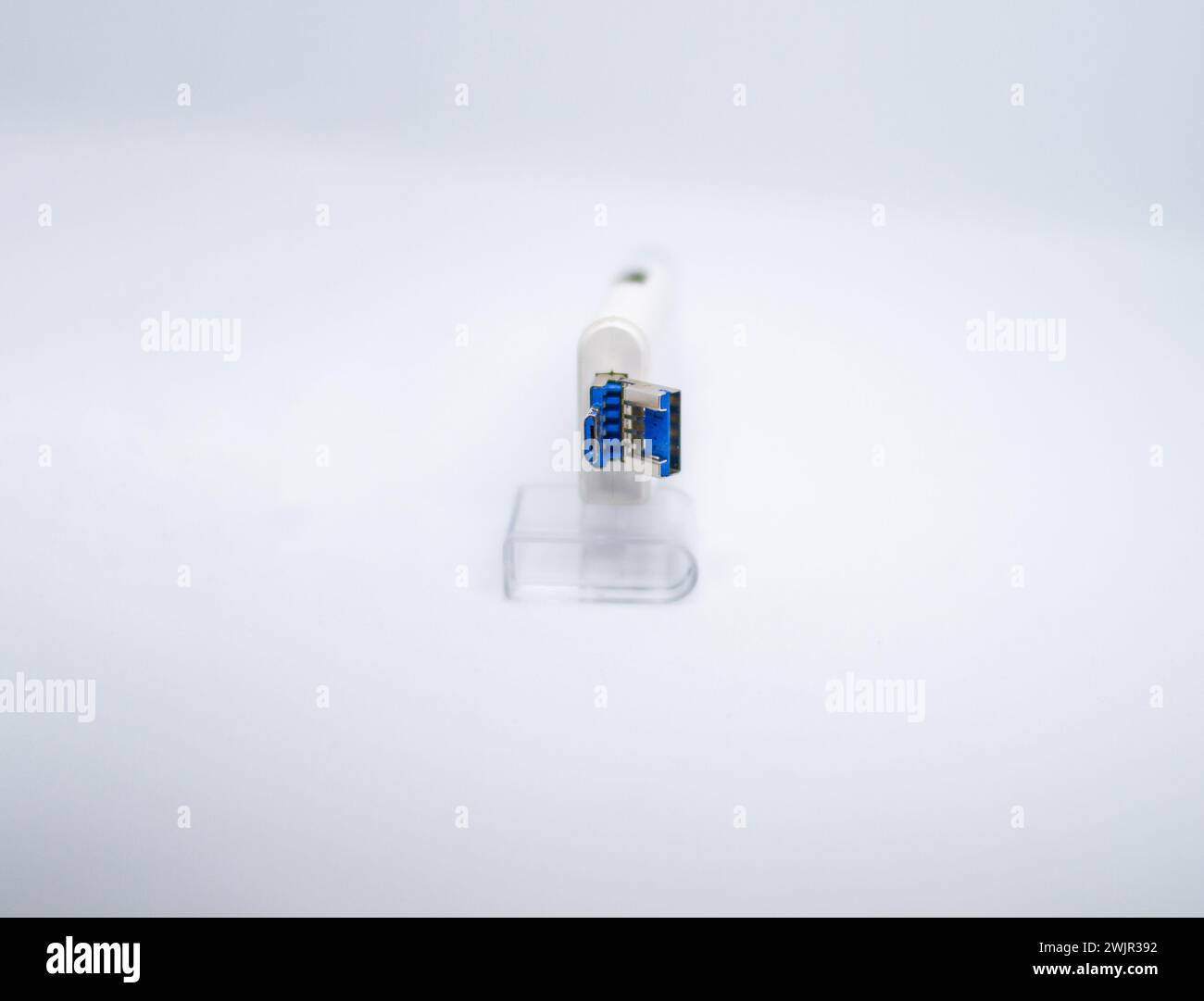 Memory adapter with multiple inputs, adaptable to USB 3.0, OTG and USB ...