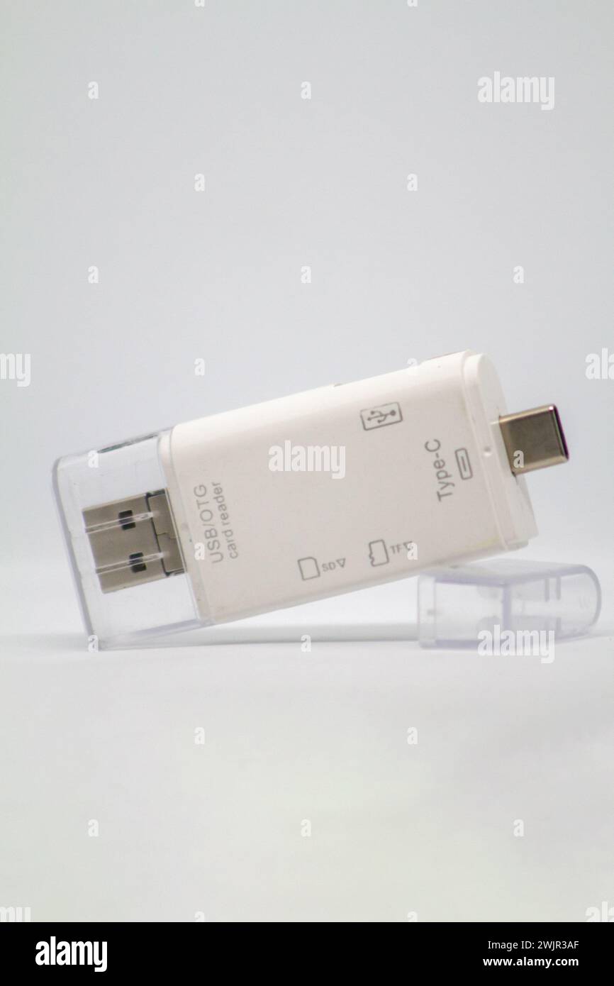Memory adapter with multiple inputs, adaptable to USB 3.0, OTG and USB ...