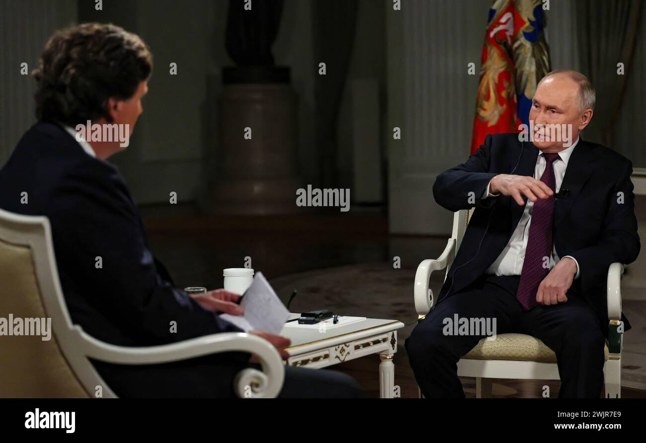 American Right Wing broadcaster, Tucker Carlson interviews Russian ...
