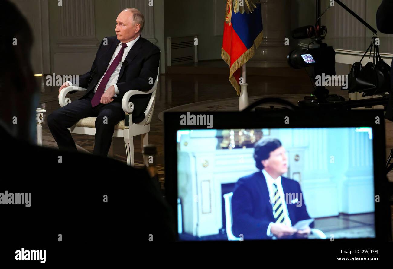 American Right Wing broadcaster, Tucker Carlson interviews Russian ...