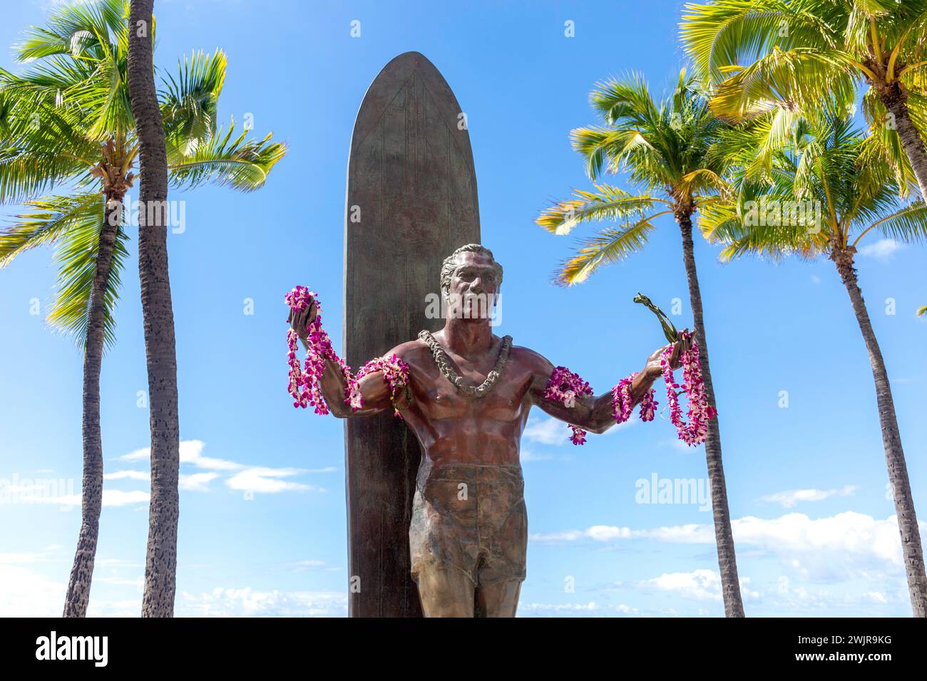 Duke paoa kahanamoku statue surfer famous flowers surfboards par hi-res ...